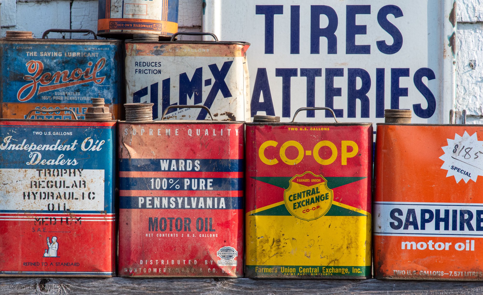 Jigsaw Puzzle | 104 pieces | Oil & Grease Cans-2 | Jigidi