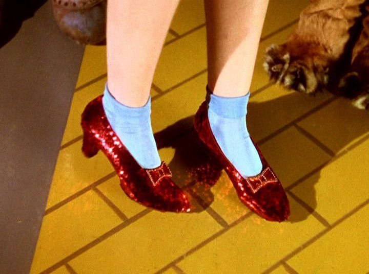 Solve Ruby Slippers jigsaw puzzle online with 70 pieces