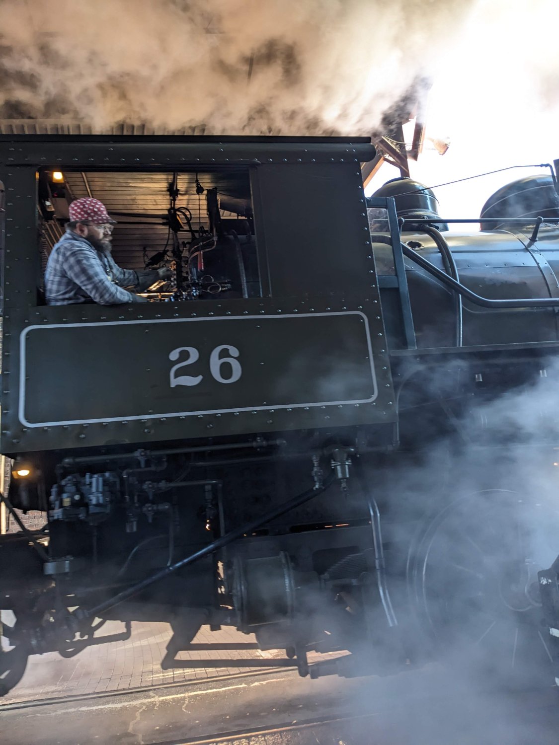 Solve Baldwin No. 26—Shake the engineer's hand jigsaw puzzle online ...