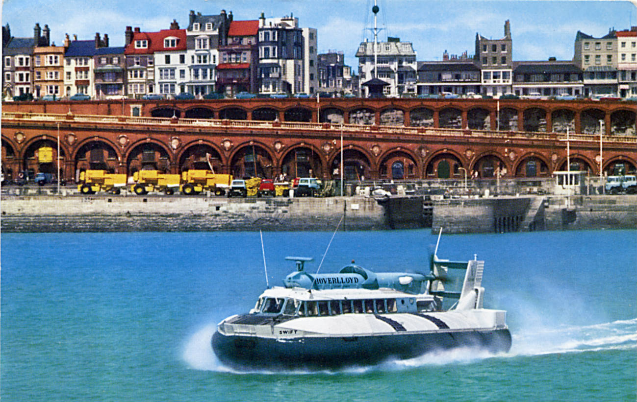 Solve Hoverlloyd SRN6 Hovercraft Swift Ramsgate jigsaw puzzle online ...