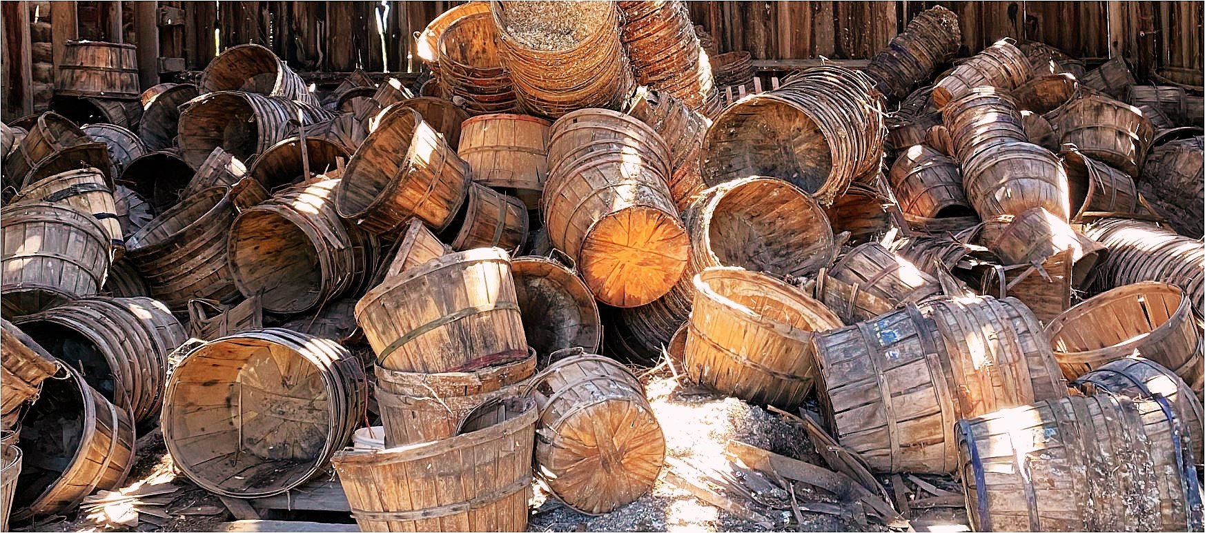 Solve "Bushels and Pecks" jigsaw puzzle online with 84 pieces