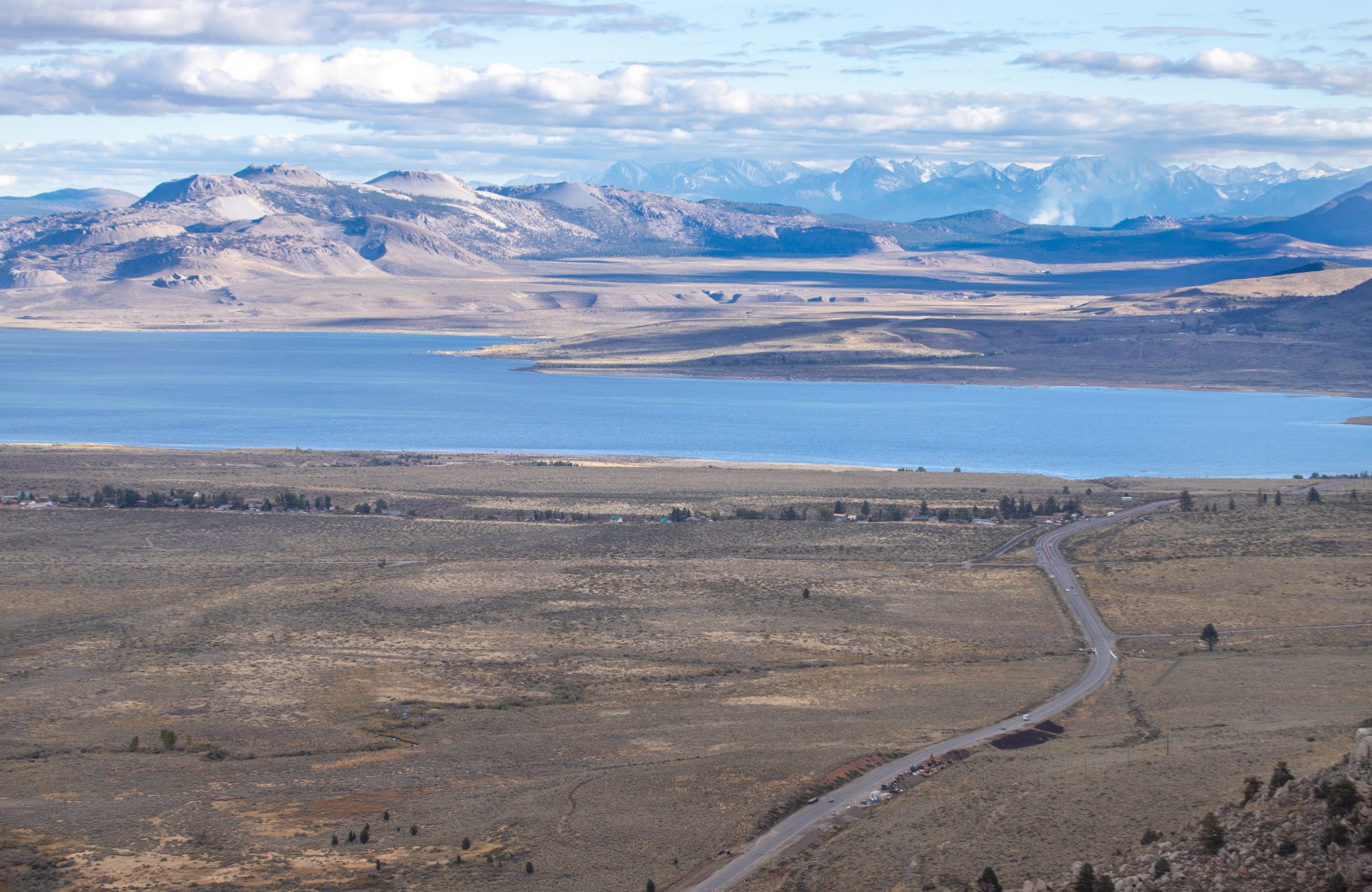 Solve CALIFORNIA'S MONO LAKE jigsaw puzzle online with 96 pieces