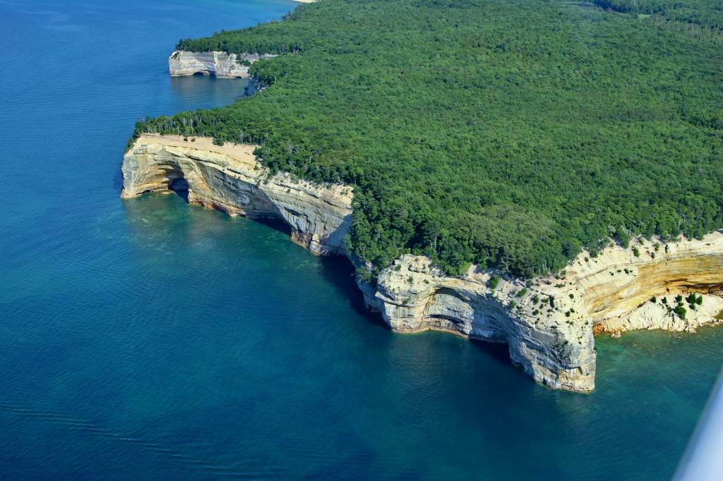 Solve Pictured Rocks National Sea Shore jigsaw puzzle online with 77 pieces