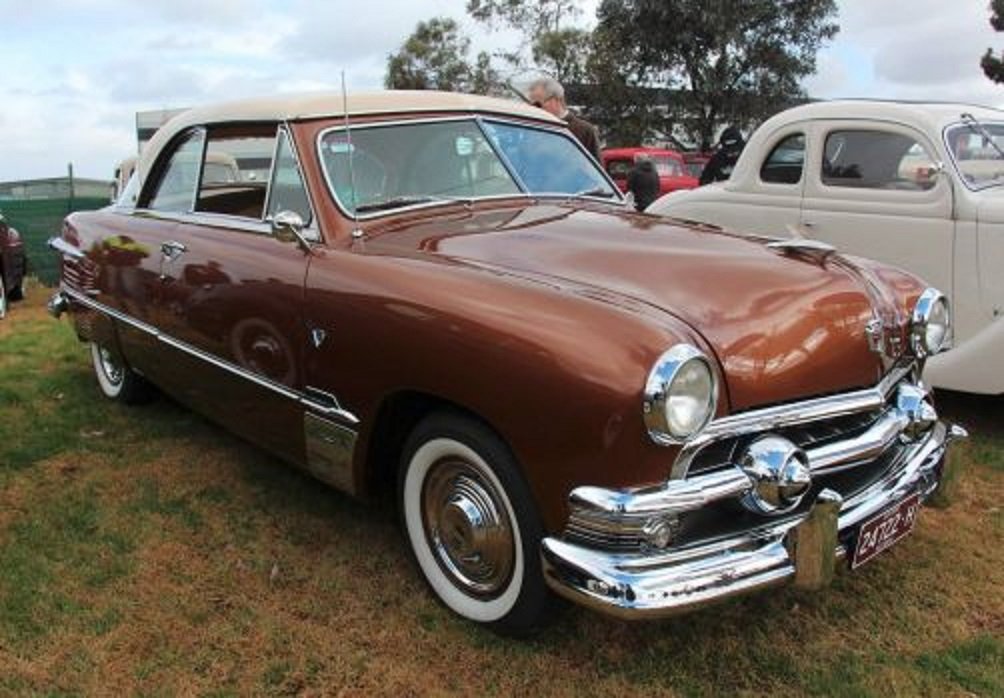 Solve 1951 Ford Victoria Hawaiian Bronze & Sandpiper Tan Jigidi jigsaw ...