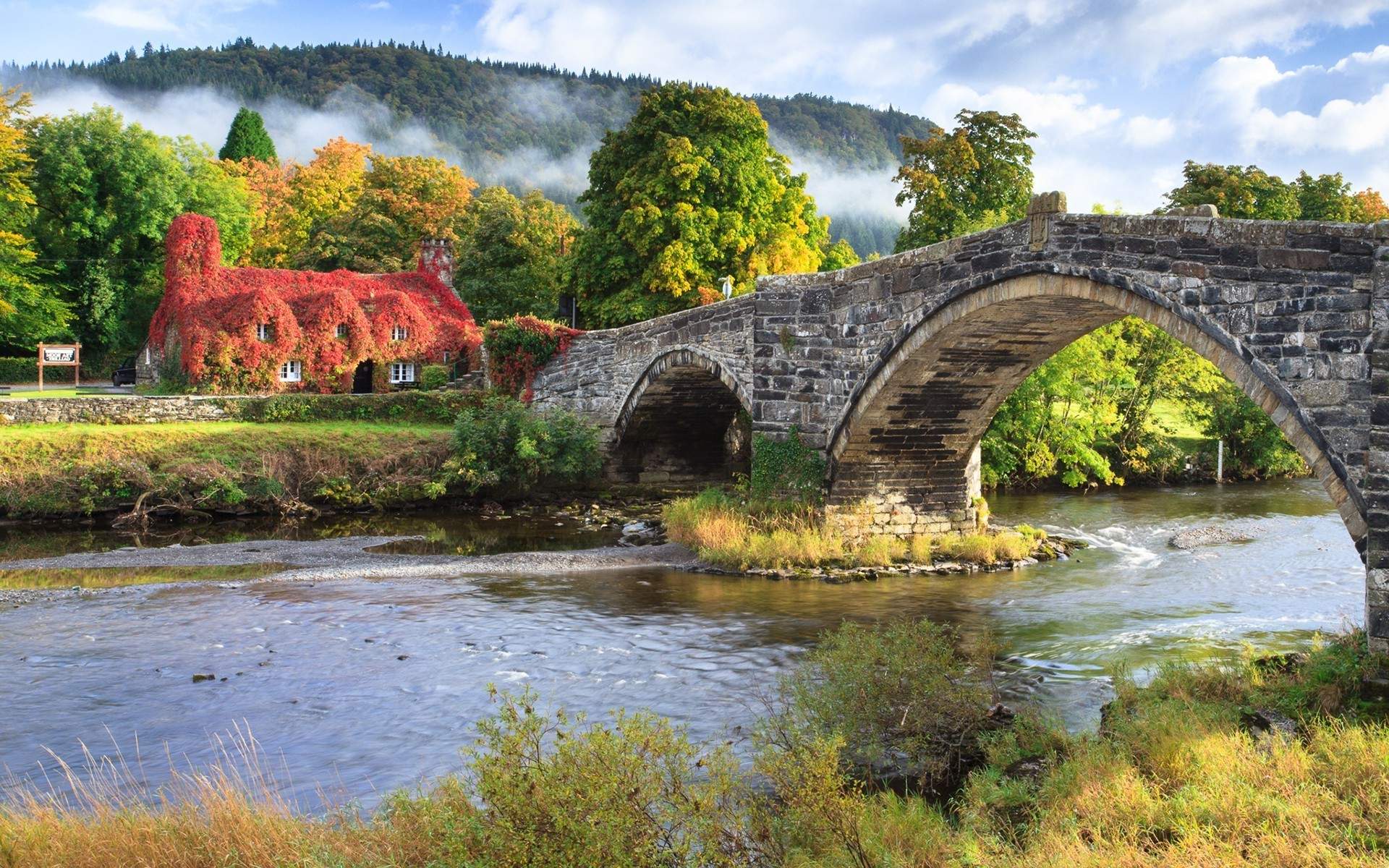 Solve Welsh Scenery jigsaw puzzle online with 308 pieces