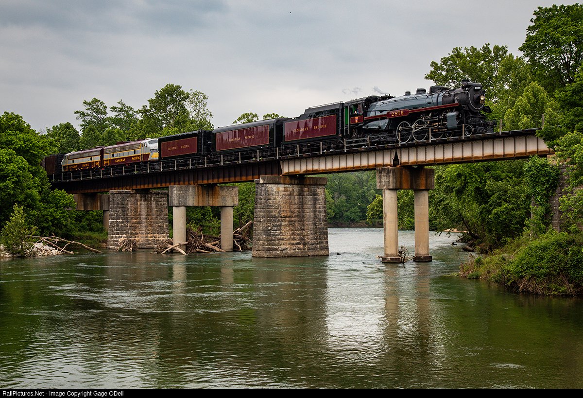 Solve The "Empress" looking pretty in Missouri! jigsaw puzzle online ...