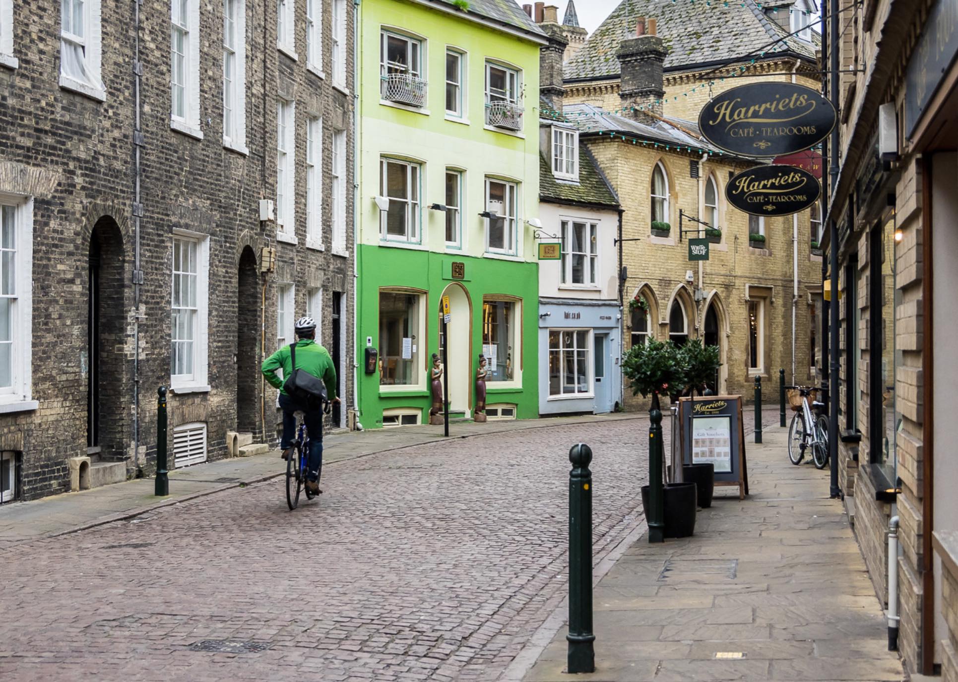 Solve Cambridge. UK. jigsaw puzzle online with 176 pieces