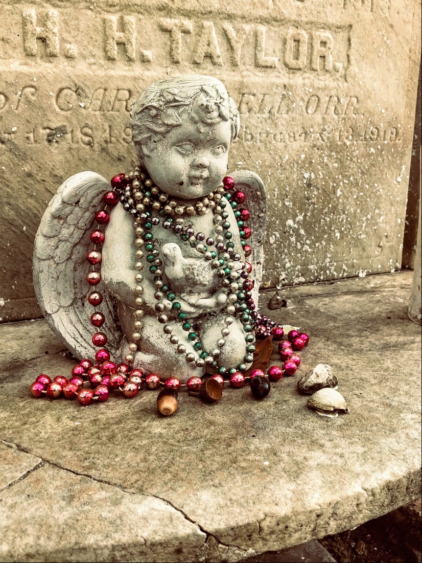 Puzzle | 88 piezas | New Orleans Grave marker | Jigidi