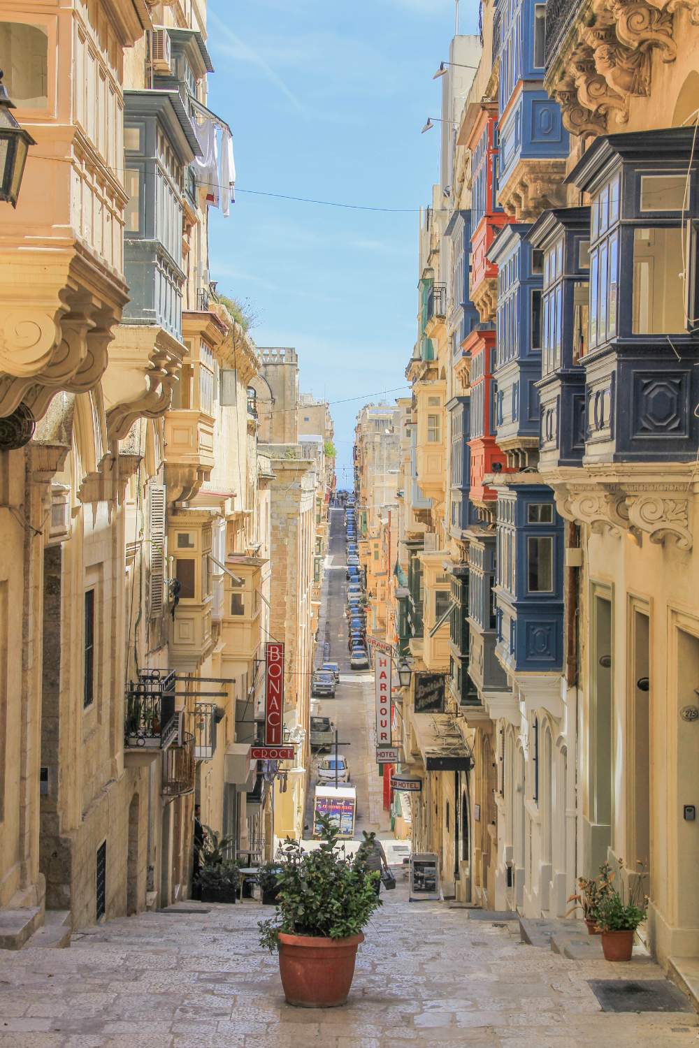 Solve Valetta, Malta - by Alex Person jigsaw puzzle online with 150 pieces
