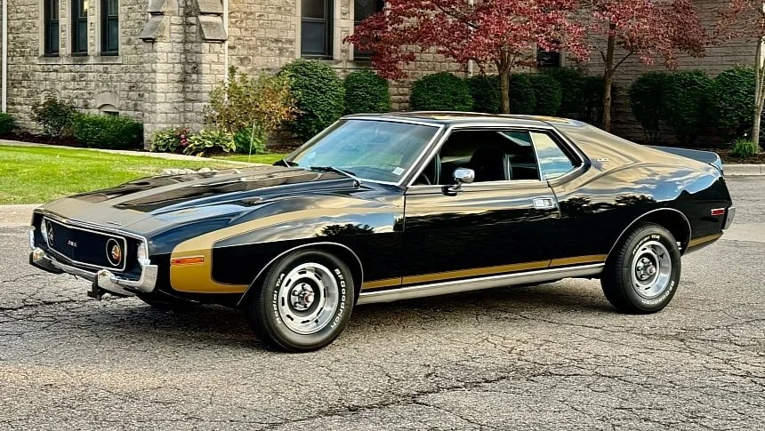Solve 1972 AMC Javelin AMX jigsaw puzzle online with 112 pieces
