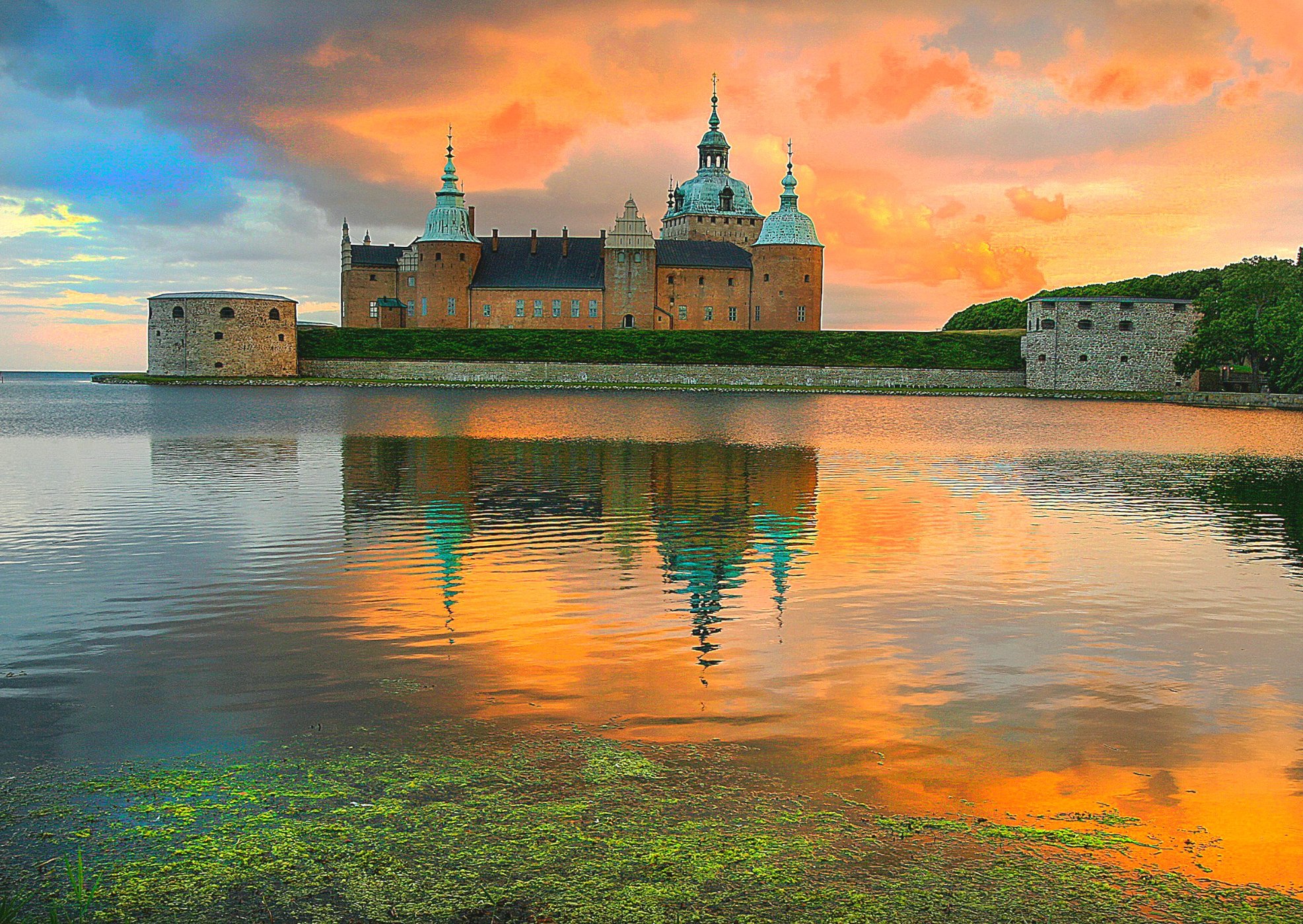 Solve Kalmar, Sweden jigsaw puzzle online with 70 pieces