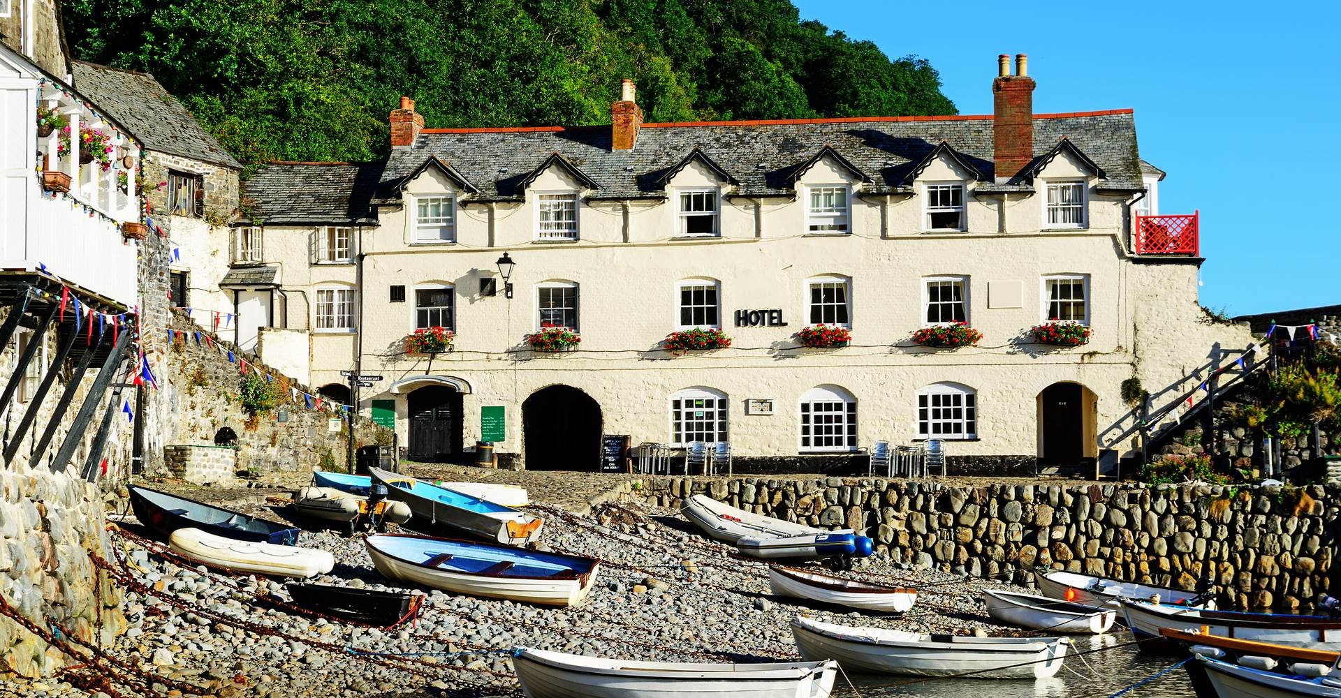 Solve Clovelly Beach, Devon, UK jigsaw puzzle online with 98 pieces