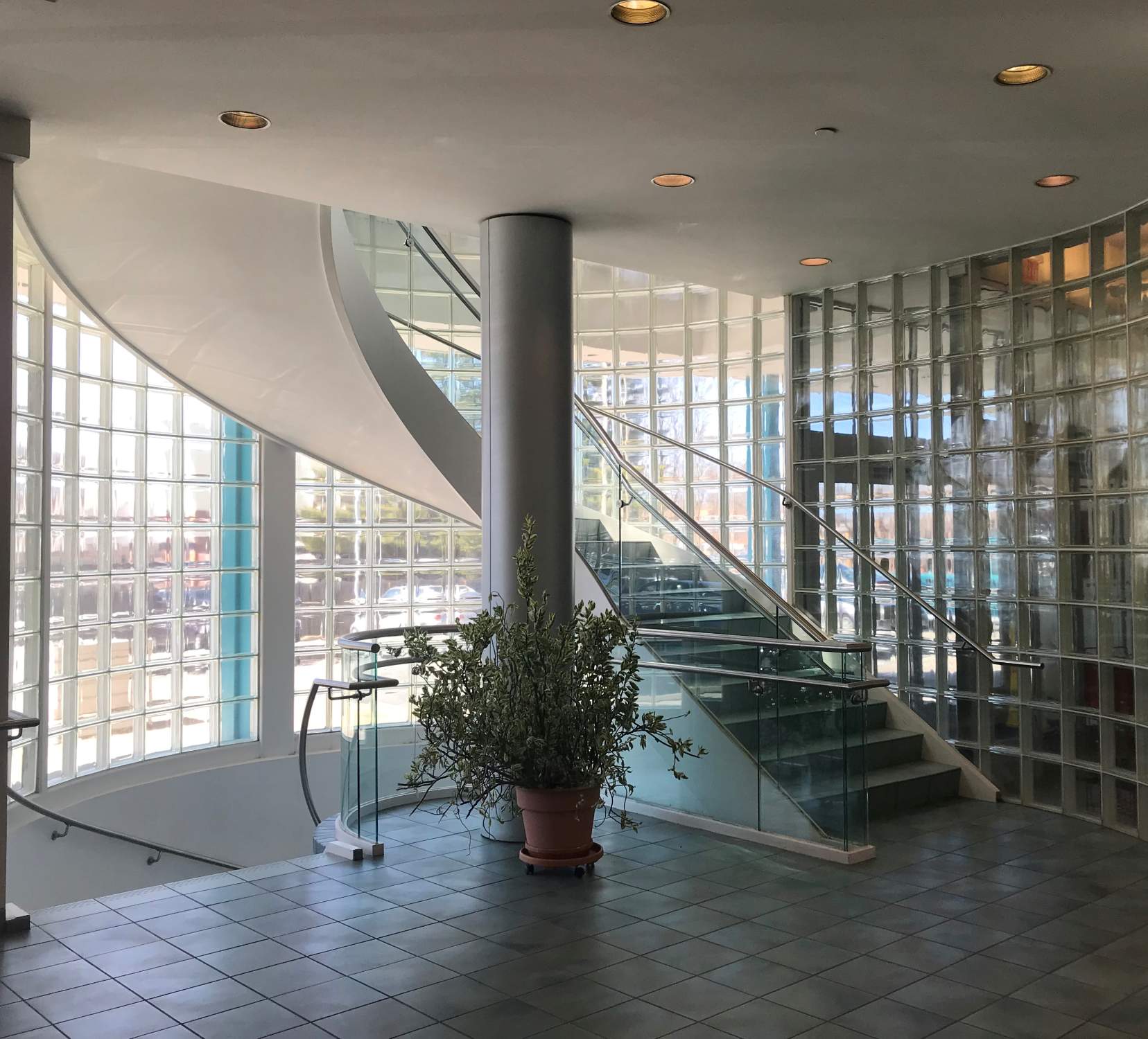 Solve Buder Library Stairwell (large) jigsaw puzzle online with 182 pieces