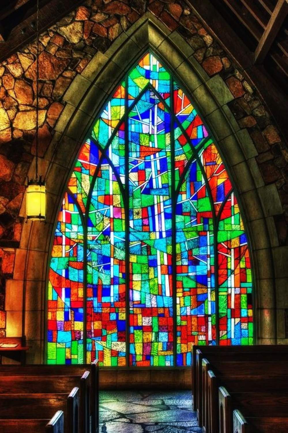 Solve Ida Callaway Memorial Chapel jigsaw puzzle online with 330 pieces