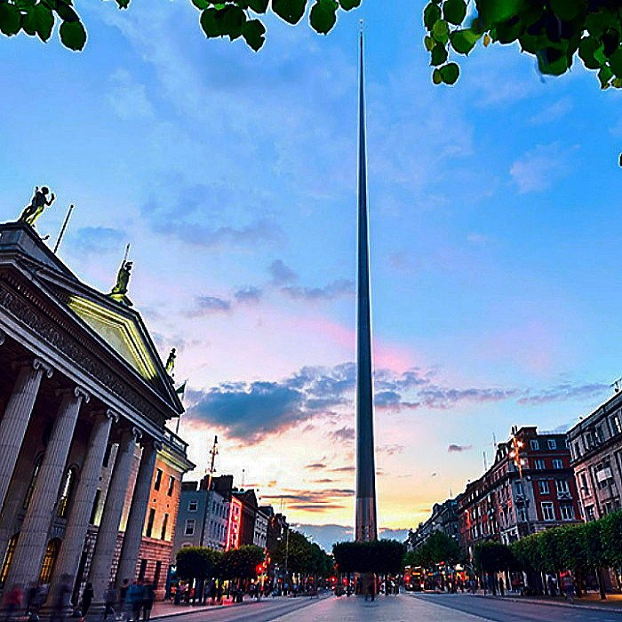 Solve Dublin needle jigsaw puzzle online with 25 pieces