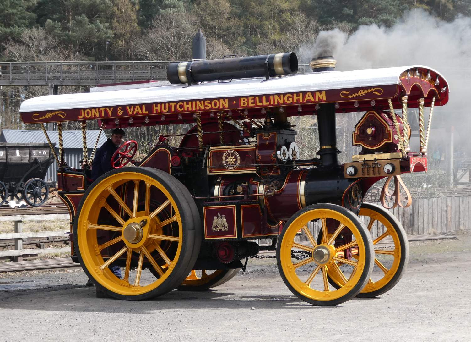 Solve Fowler Showman's Tractor 16971 "Murphy" jigsaw puzzle online with ...