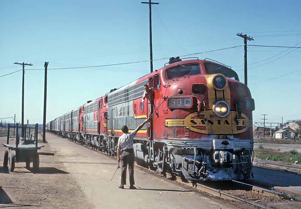 Solve Train Order Y Hoop jigsaw puzzle online with 150 pieces