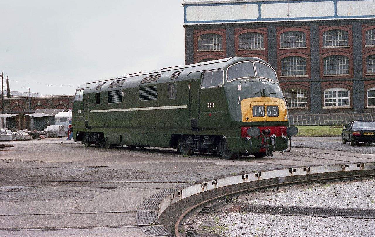 Solve BR Class 42 Warship D818 Glory at Swindon. jigsaw puzzle online ...