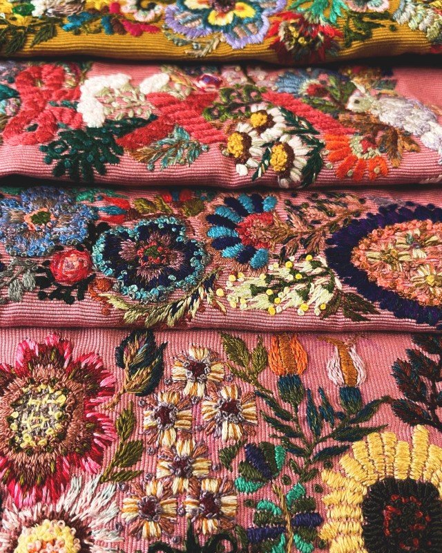 Solve Intricate Patterns jigsaw puzzle online with 30 pieces