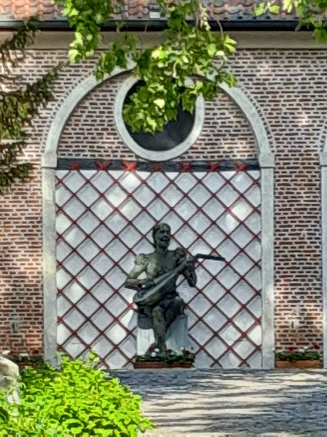 Solve Moorsele 32 jigsaw puzzle online with 165 pieces