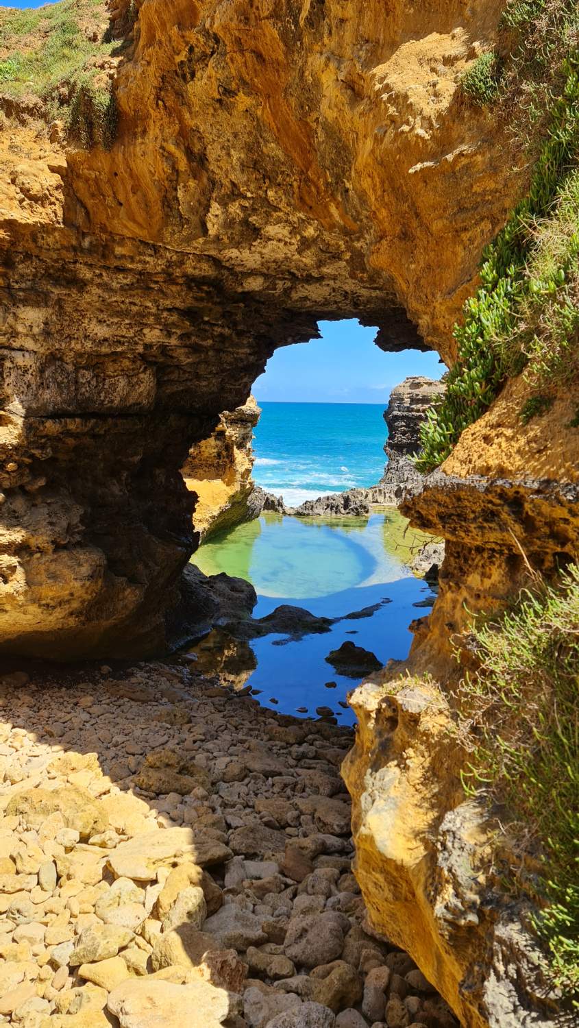 Solve The Grotto Great Ocean Road Victoria Australia jigsaw puzzle ...
