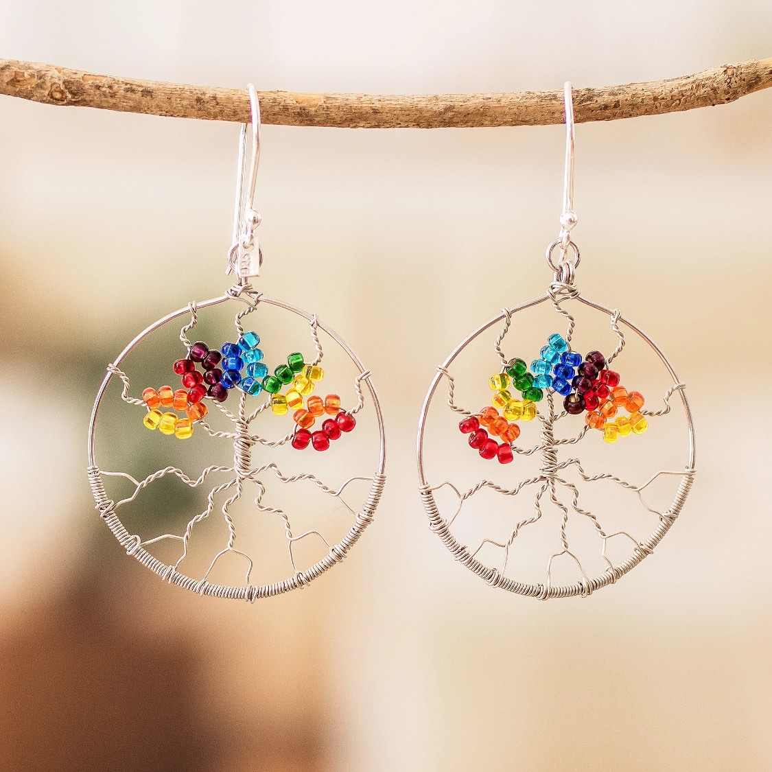 Solve Dream Catcher Earrings jigsaw puzzle online with 25 pieces