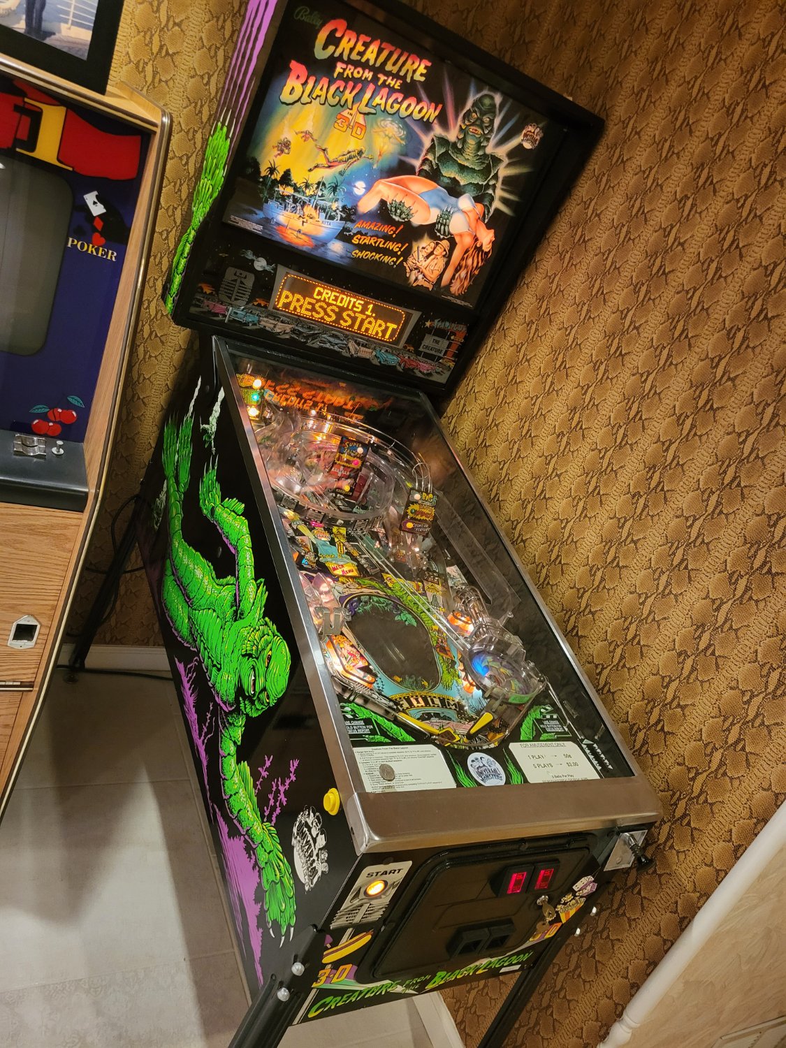 Solve creature feature jigsaw puzzle online with 80 pieces