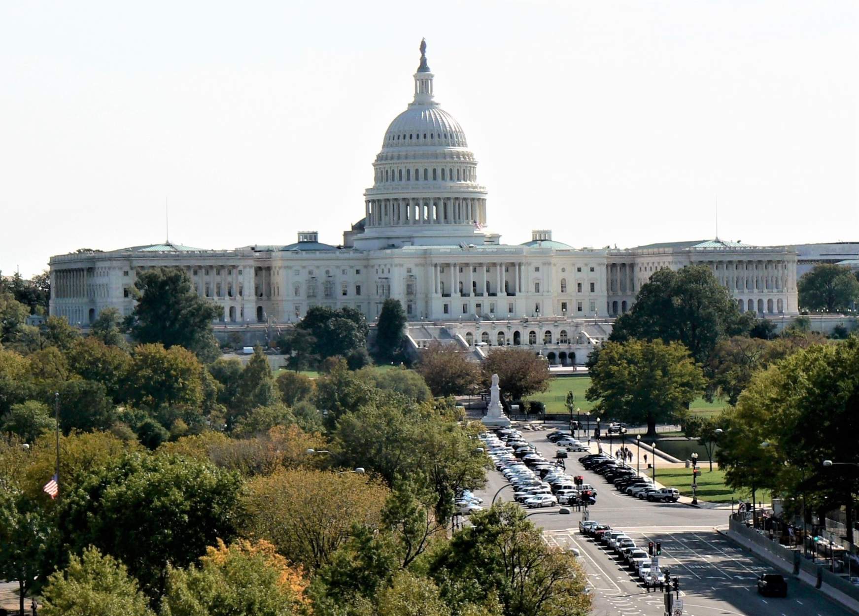 Solve Capitol Building, Washington DC jigsaw puzzle online with 150 pieces