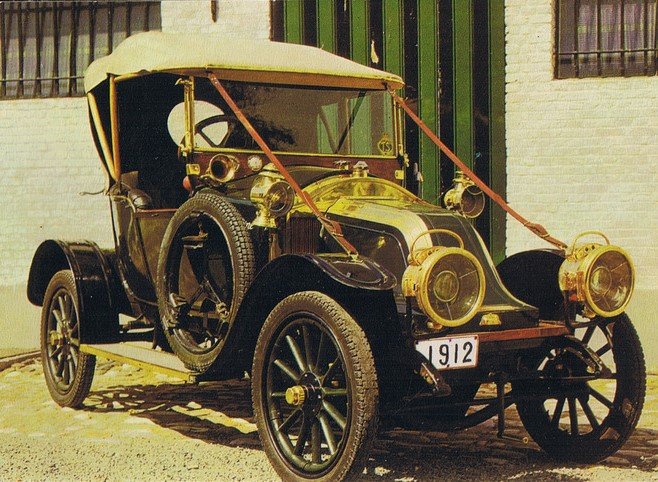 Solve 1912 Renault jigsaw puzzle online with 12 pieces