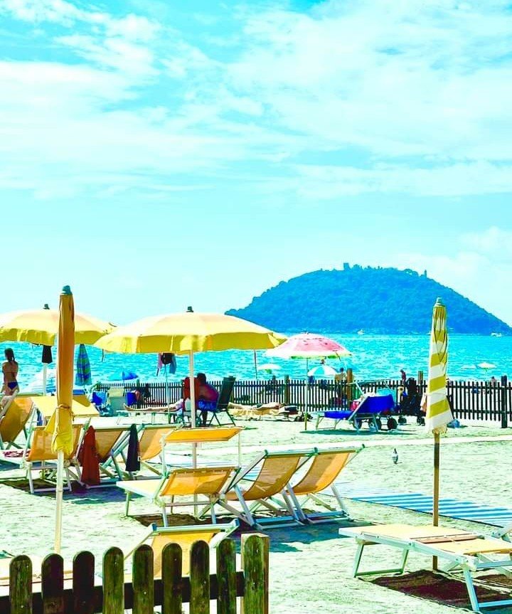 Solve Albenga (SV), Italy jigsaw puzzle online with 80 pieces