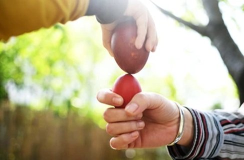 Solve A Cajun Easter ~ Egg Pocking jigsaw puzzle online with 40 pieces