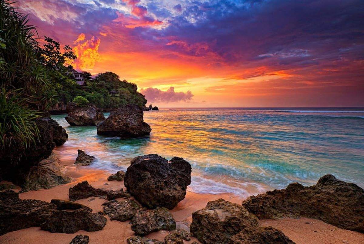 Solve Bali Indonesia beach sunset jigsaw puzzle online with 247 pieces