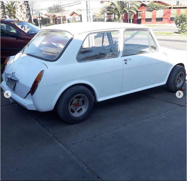 Solve Austin MG 1300 1972, Chile jigsaw puzzle online with 81 pieces