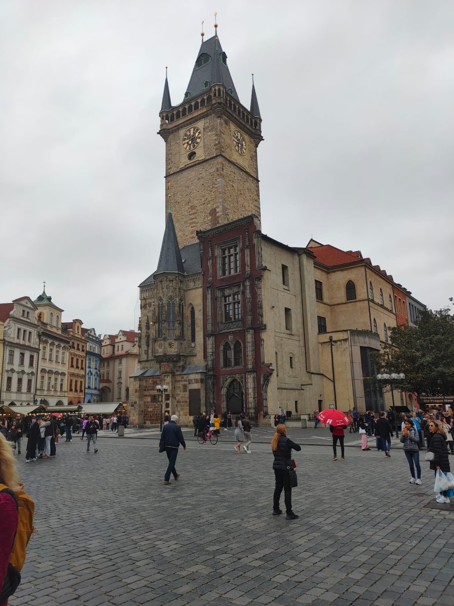 Solve Praha - radnice na Staroměstském náměstí jigsaw puzzle online ...