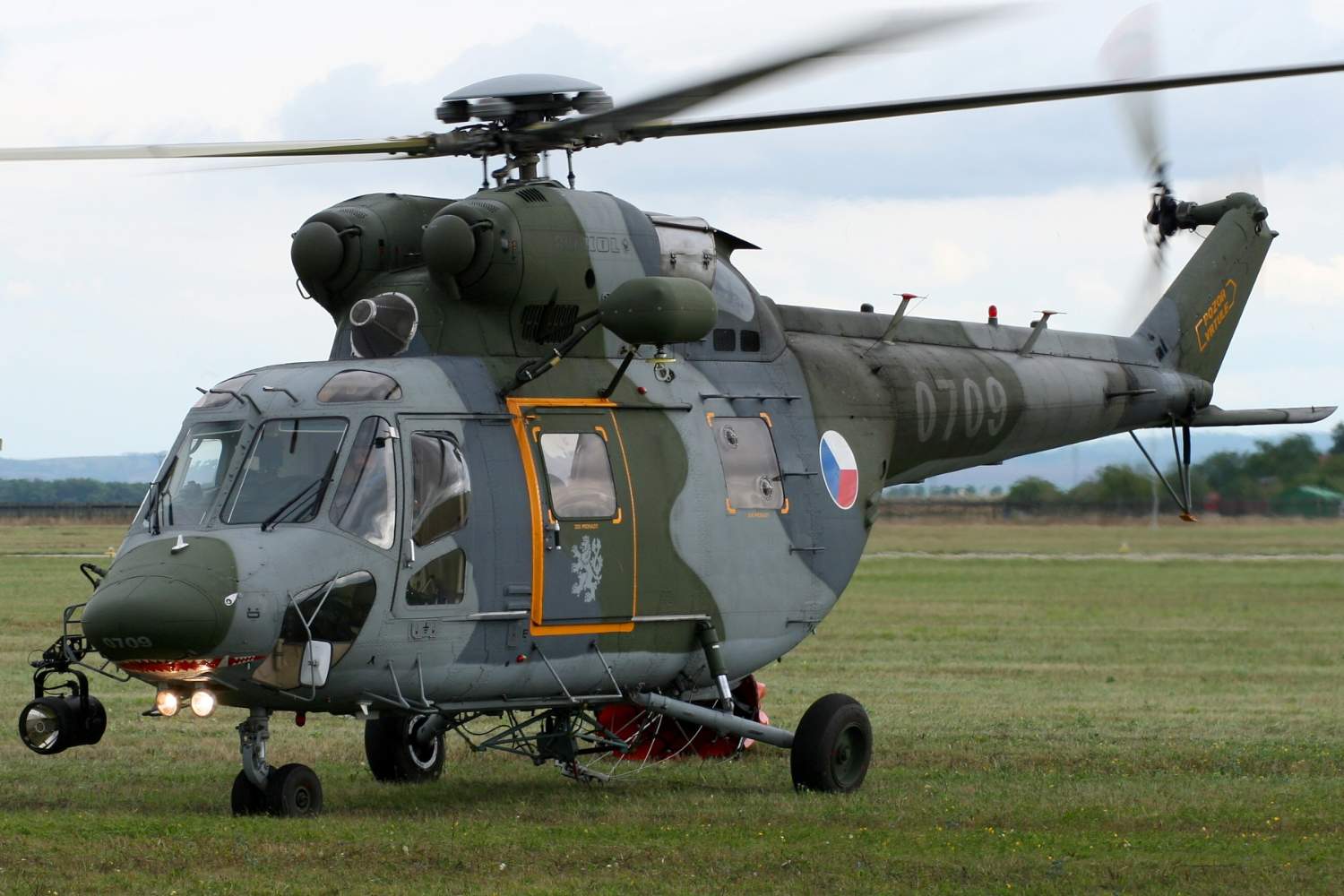 Solve W-3A Sokol helicopter 0709 jigsaw puzzle online with 96 pieces