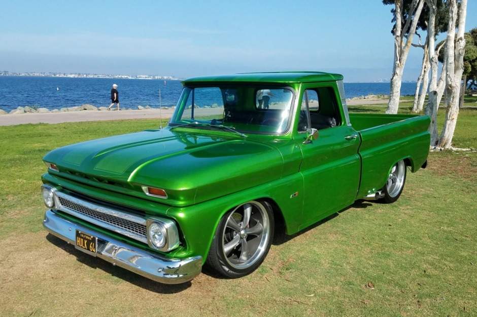 Solve 1964_chevrolet_c10_pickup jigsaw puzzle online with 77 pieces