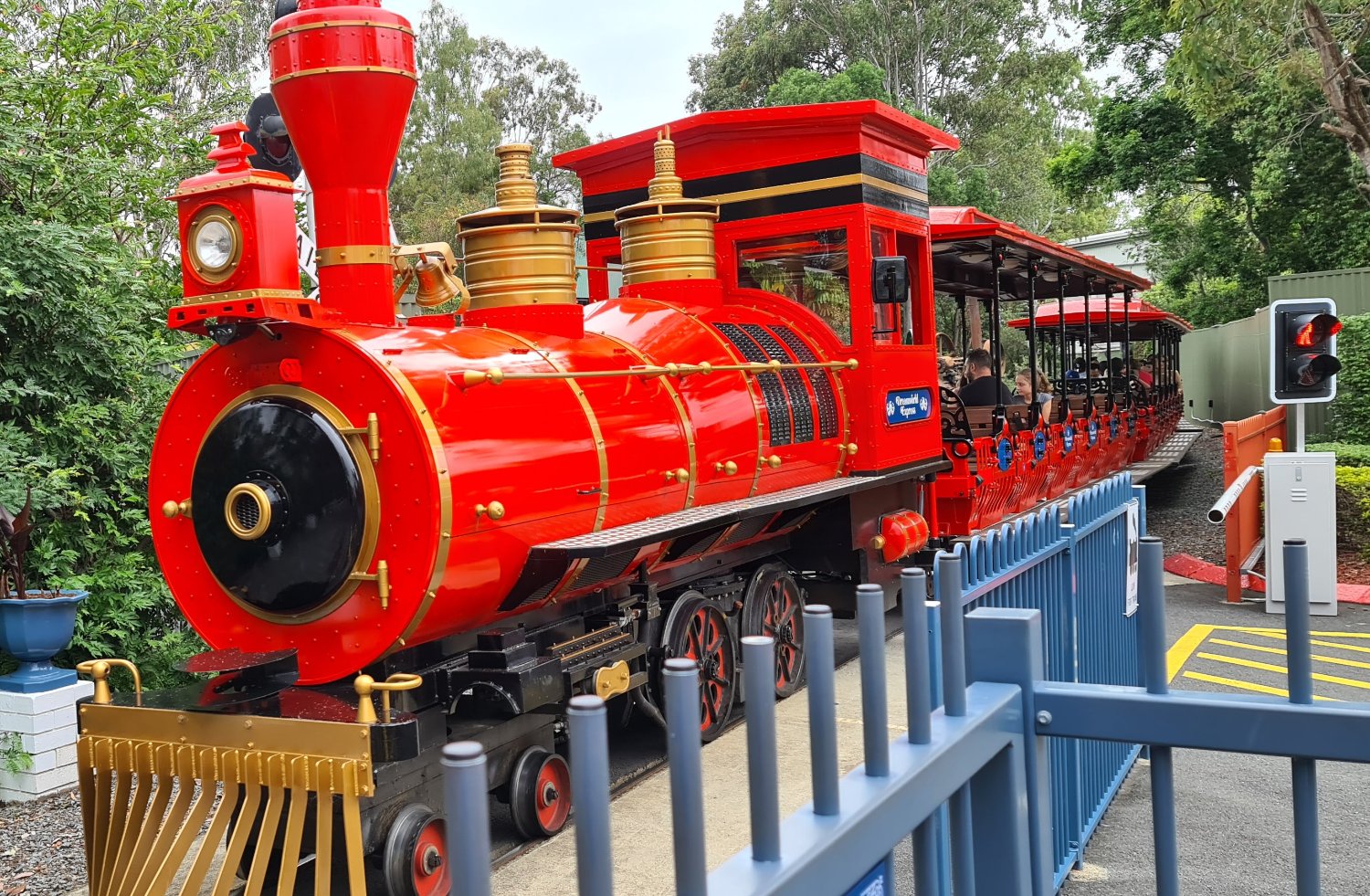 Solve Dreamworld Express Train - Gold Coast Australia jigsaw puzzle ...