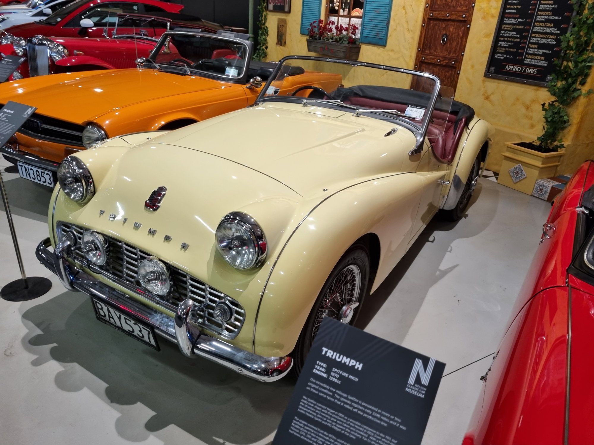 Solve 1970 Triumph Spitfire Mk III jigsaw puzzle online with 130 pieces