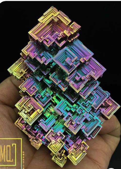 Solve Bismuth (lab created) jigsaw puzzle online with 35 pieces