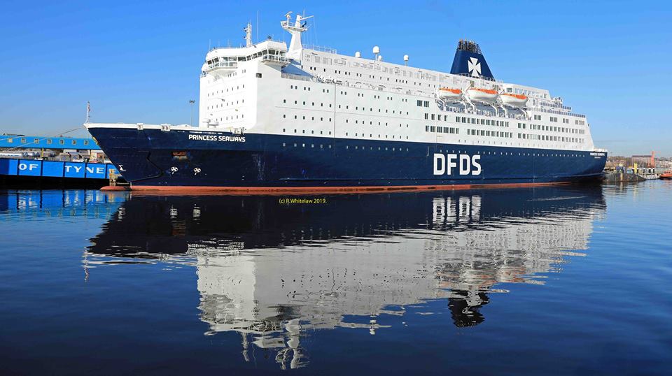 Solve Princess Seaways jigsaw puzzle online with 28 pieces