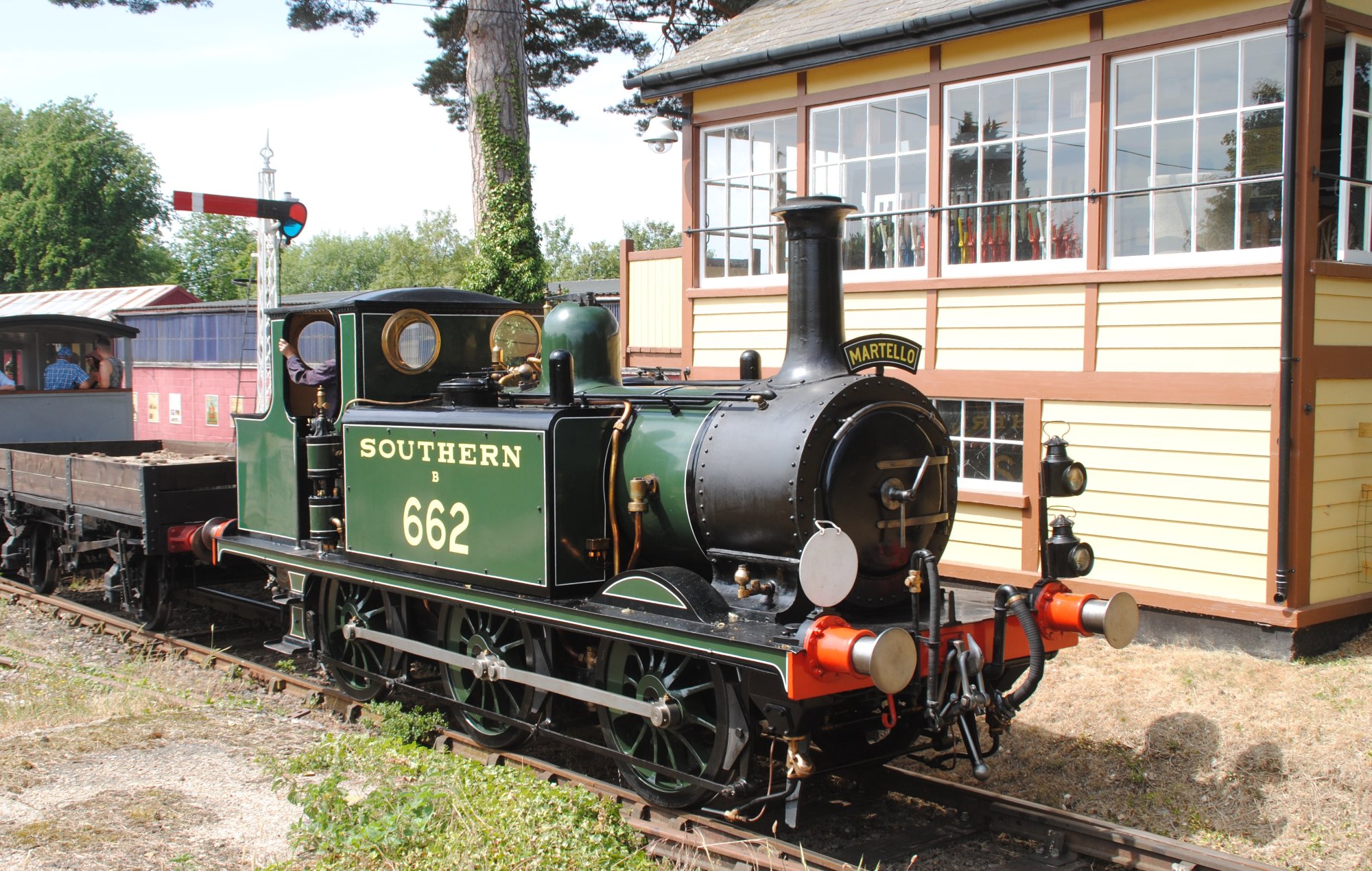 Solve Bressingham jigsaw puzzle online with 176 pieces