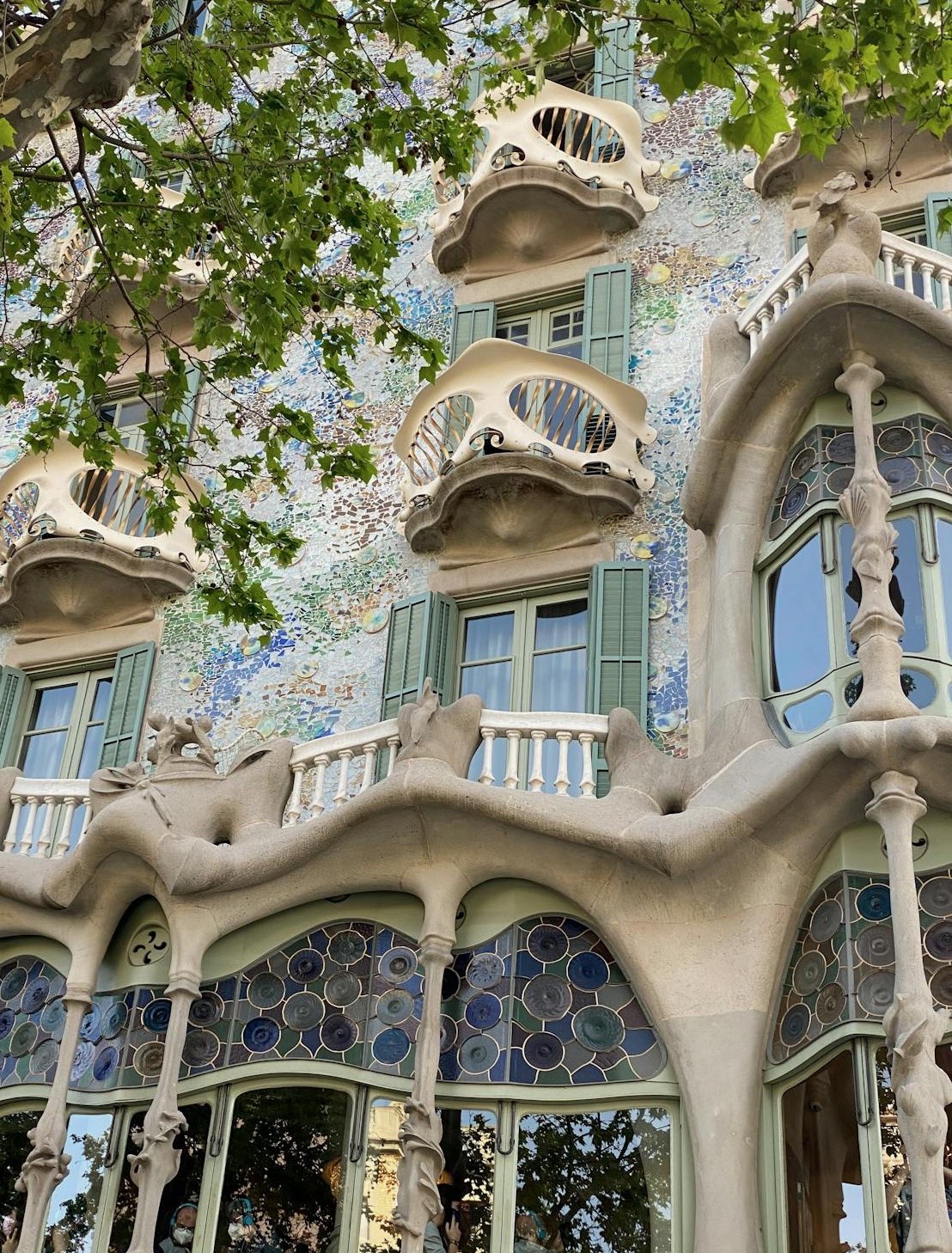 Solve Beautiful building jigsaw puzzle online with 130 pieces