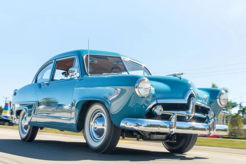 Solve 1951_kaiser_henry-j jigsaw puzzle online with 70 pieces