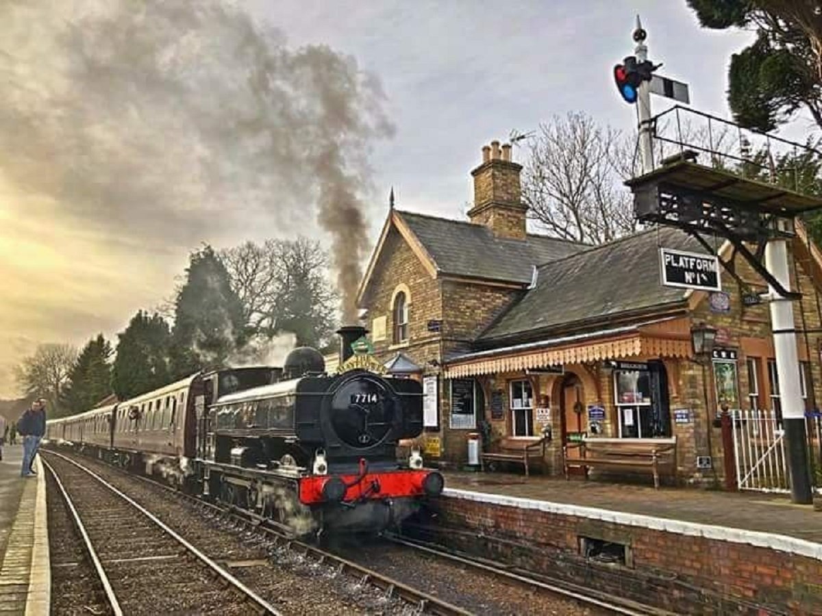 Solve GWR Collett 57xx Class 0-6-0PT 7714. jigsaw puzzle online with ...