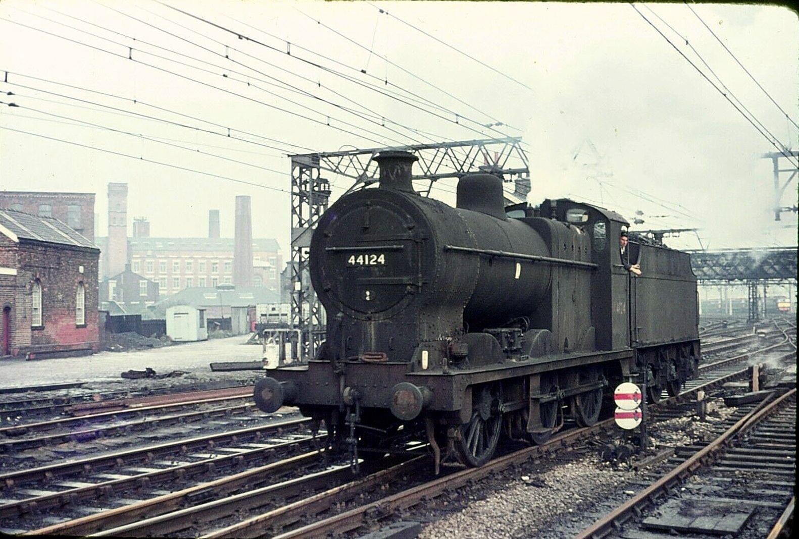 Solve 4F at Guide Bridge jigsaw puzzle online with 216 pieces