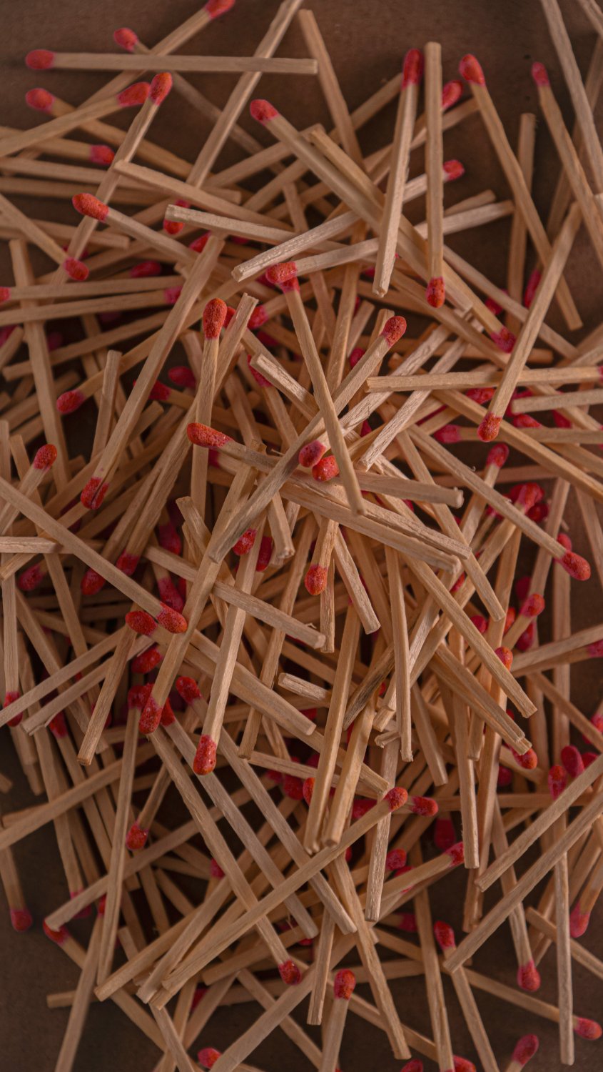 Solve matches jigsaw puzzle online with 45 pieces