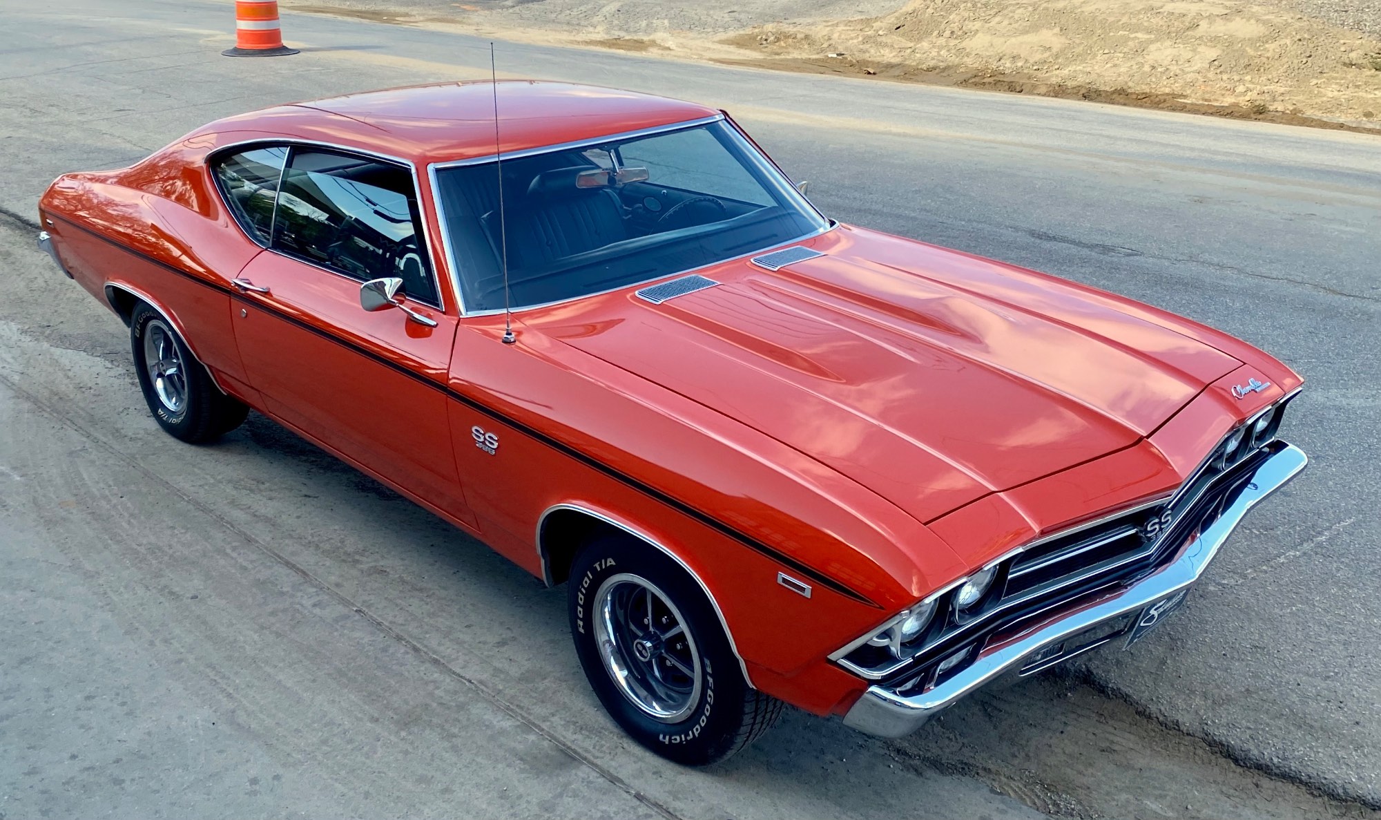 Solve 1969 Chevrolet Chevelle SS jigsaw puzzle online with 84 pieces