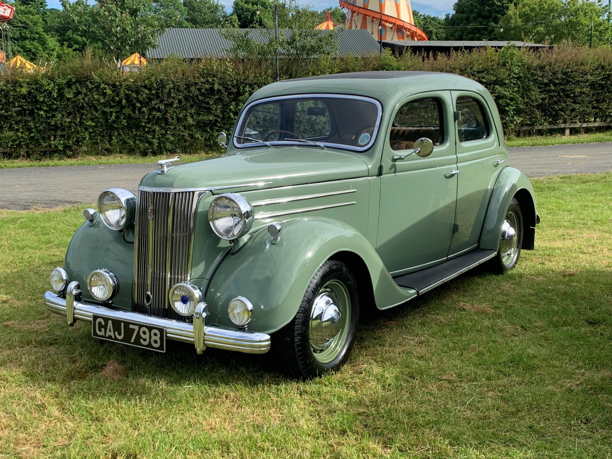 Solve 1950 Ford Pilot Saloon jigsaw puzzle online with 108 pieces