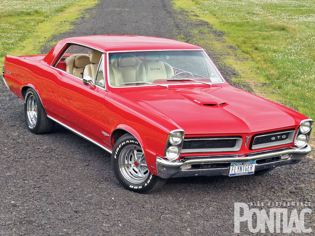 Solve 1965 Pontiac GTO jigsaw puzzle online with 300 pieces