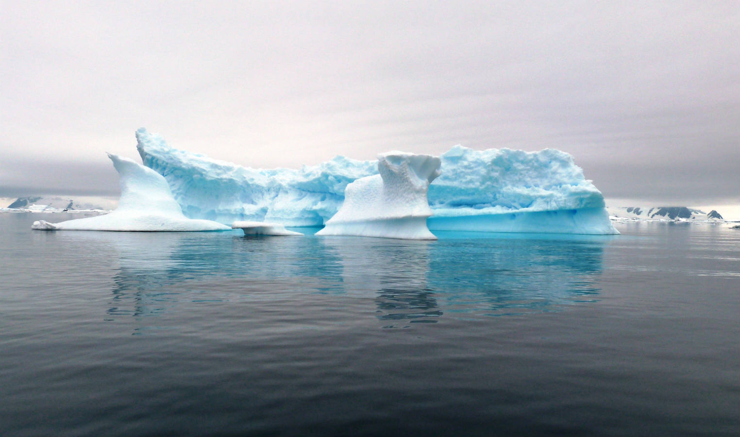 Solve Antarctica jigsaw puzzle online with 144 pieces